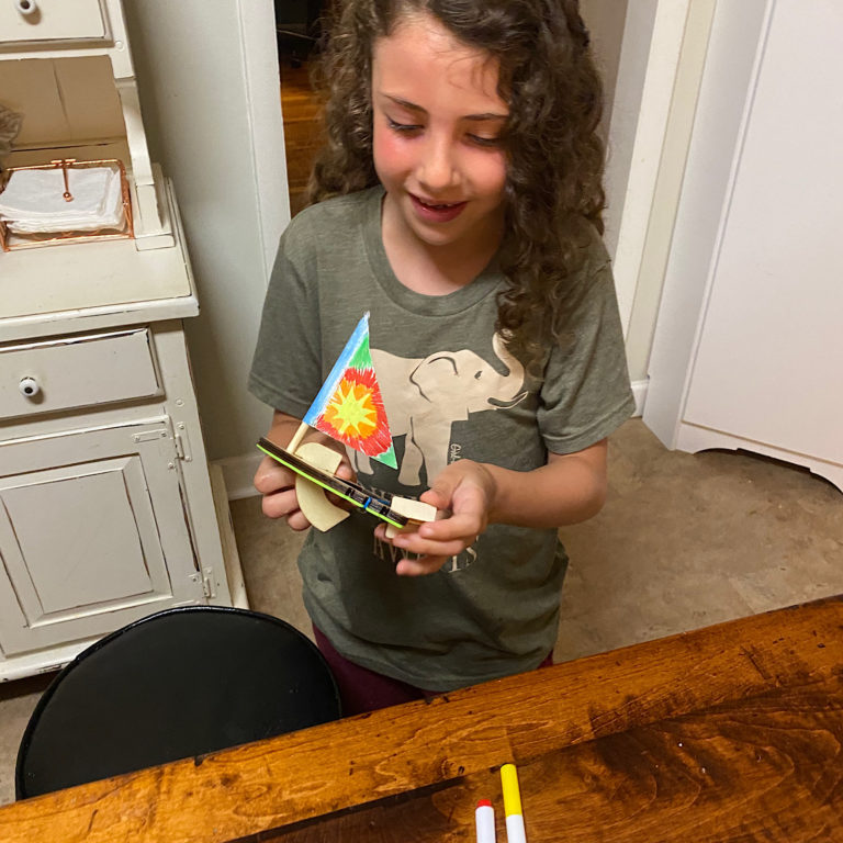 KiwiCo Kiwi Crate Review + Coupon – Physics of Floating | MSA