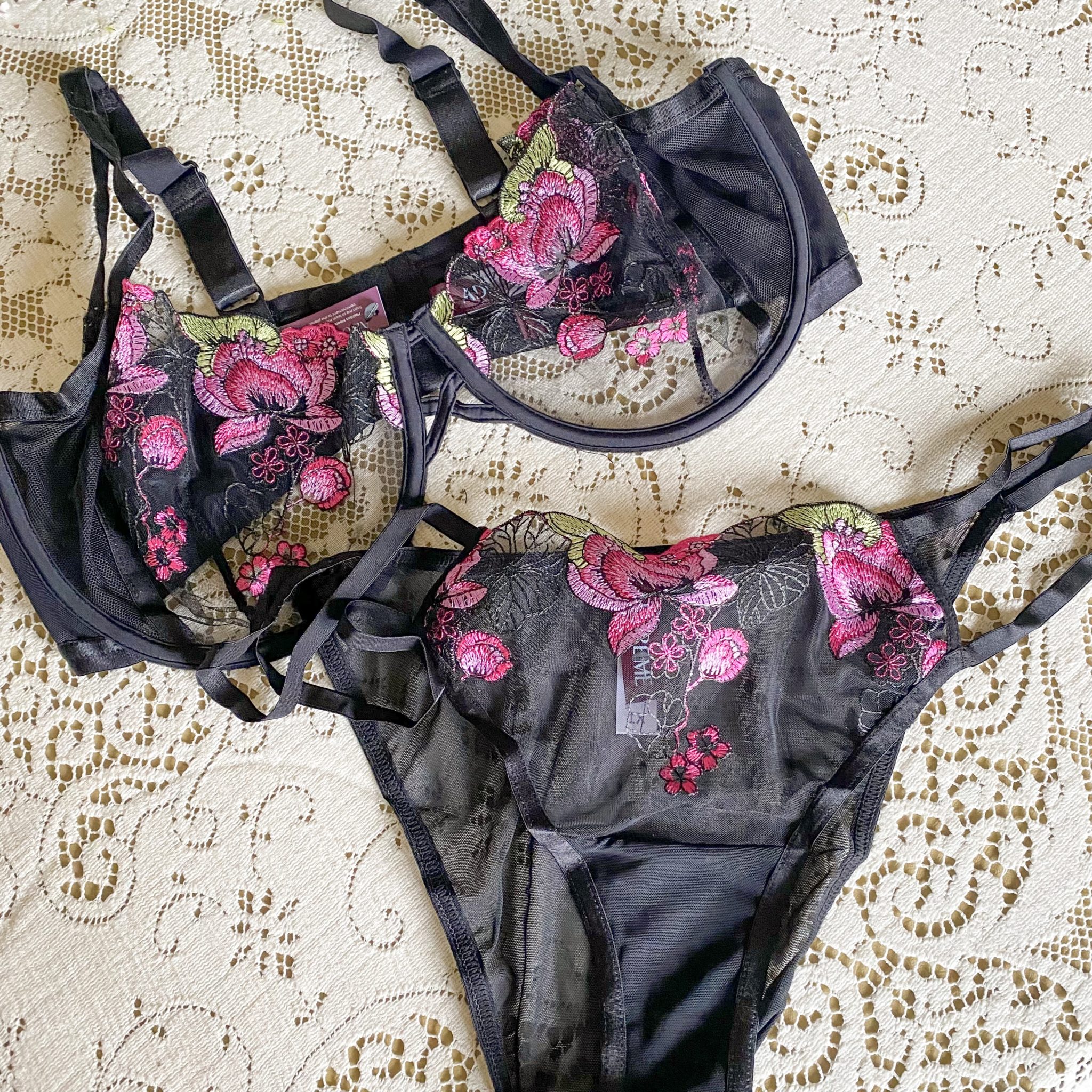 Adore Me Reviews: Everything You Need To Know