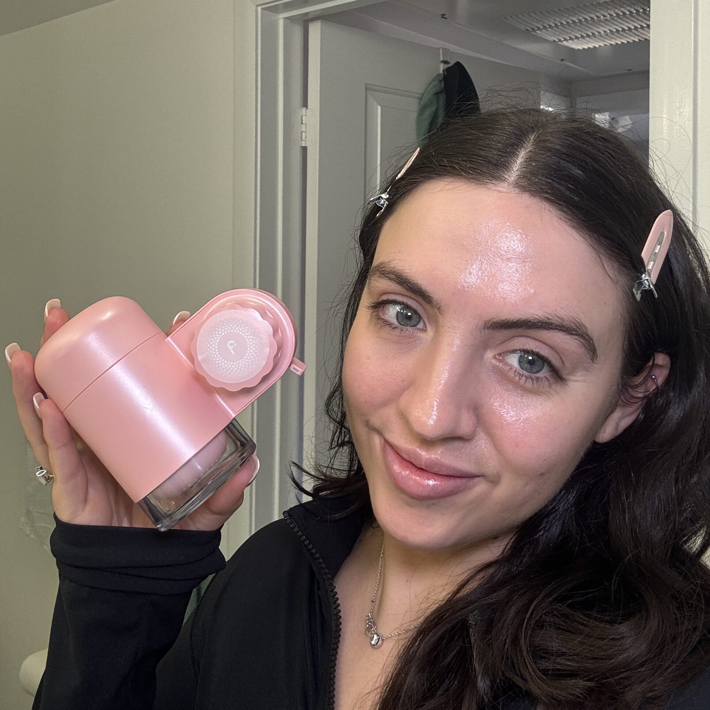 An Esthetician Reveals A Top Acne-Fighting Game Changer… And It Isn’t A ...